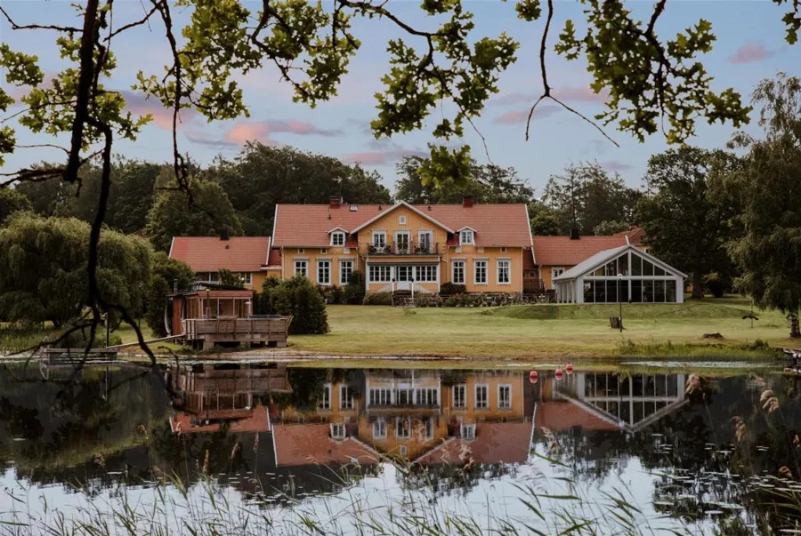 Haunted Hotels Around the World – If You’re Brave Enough to Stay in Them!